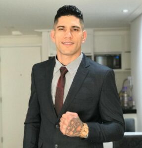 Alex Pereira Height, Age, Family, Biography » StarsUnfolded