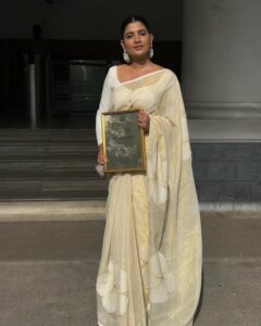 Divya Prabha Height, Age, Family, Biography » StarsUnfolded