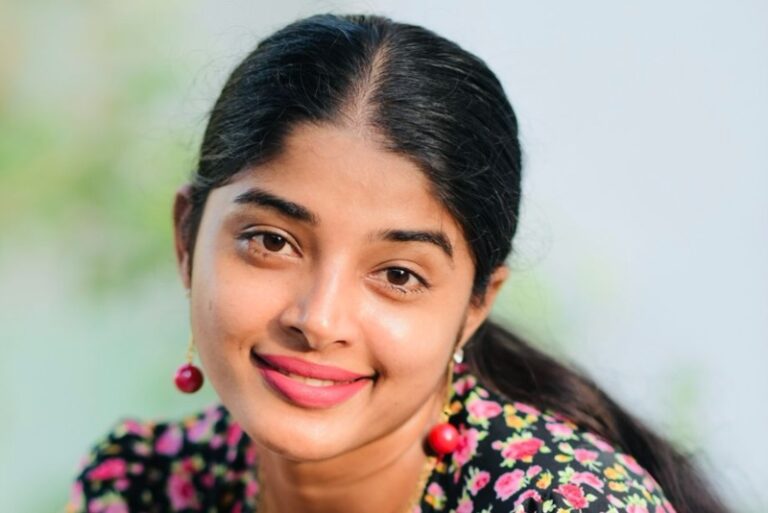 Sheela Rajkumar Height, Age, Husband, Biography » StarsUnfolded