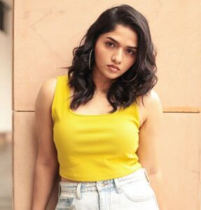 Sunaina Height, Age, Family, Biography » StarsUnfolded