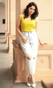 Sunaina Height, Age, Family, Biography » StarsUnfolded