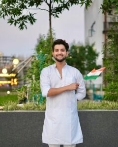 Vivek Choudhary Height, Age, Wife, Children, Family, Biography » StarsUnfolded