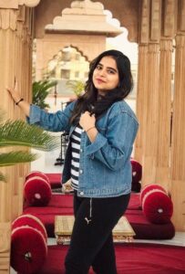 Deeksha Sharma Height, Age, Biography » StarsUnfolded