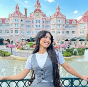 Humna Naeem Height, Age, Biography » StarsUnfolded