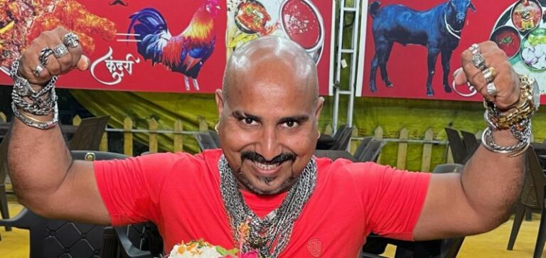 Ulhas Kamathe (YouTuber) Height, Age, Wife, Children, Family, Biography ...