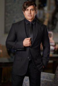 Yashovardhan Birla Height, Age, Family, Biography » StarsUnfolded