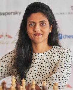 Harika Dronavalli Age, Husband, Family, Biography » StarsUnfolded