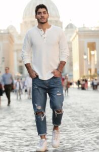 Javier Martínez (Grande Fratello 18) Height, Age, Family, Biography ...