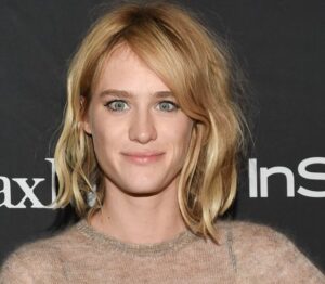 Mackenzie Davis Height, Age, Family, Biography » StarsUnfolded