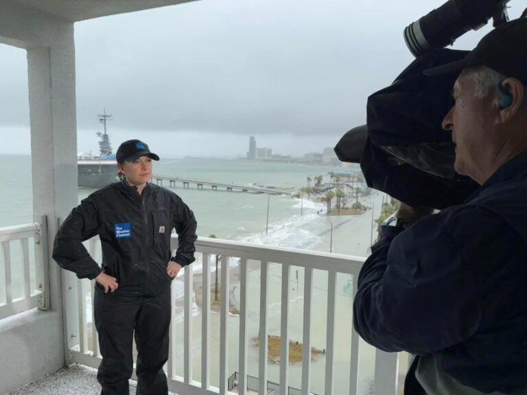 Molly McCollum Age, Husband, Children, Family, Biography » StarsUnfolded