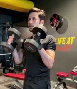 Nitish Rajput Height, Age, Wife, Family, Biography » StarsUnfolded