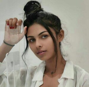 Riya Barde Age, Family, Biography » StarsUnfolded