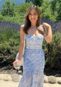 Alex Biston Height, Age, Husband, Biography » StarsUnfolded