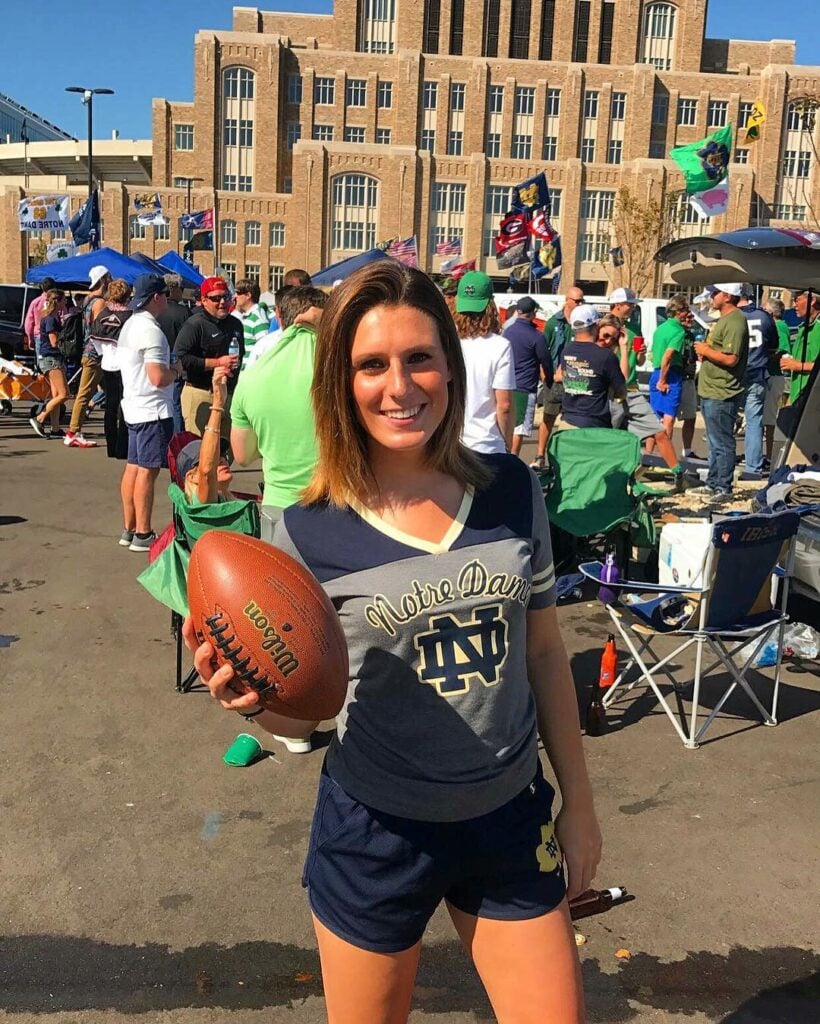 Alexis McAdams Height, Age, Family, Biography » StarsUnfolded