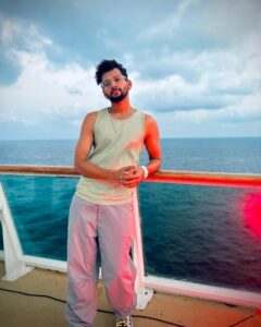 Dhruv Shah Height, Age, Wife, Family, Biography » StarsUnfolded