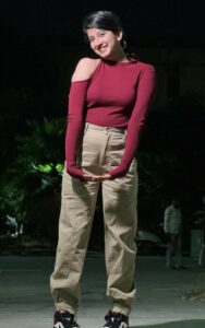 Divya Sharma Height, Age, Family, Biography » StarsUnfolded