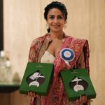 Manasi Parekh Height, Age, Husband, Family, Biography » StarsUnfolded
