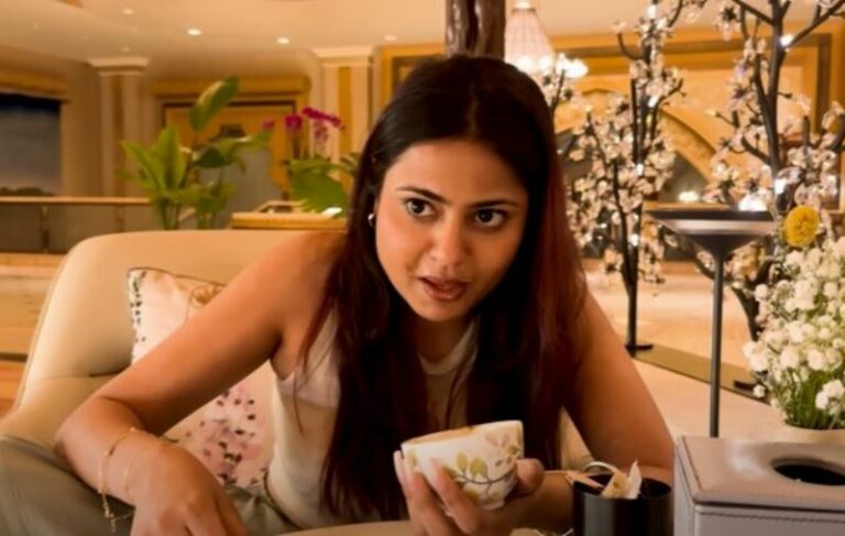 Nishu Tiwari Age, Children, Family, Biography » StarsUnfolded