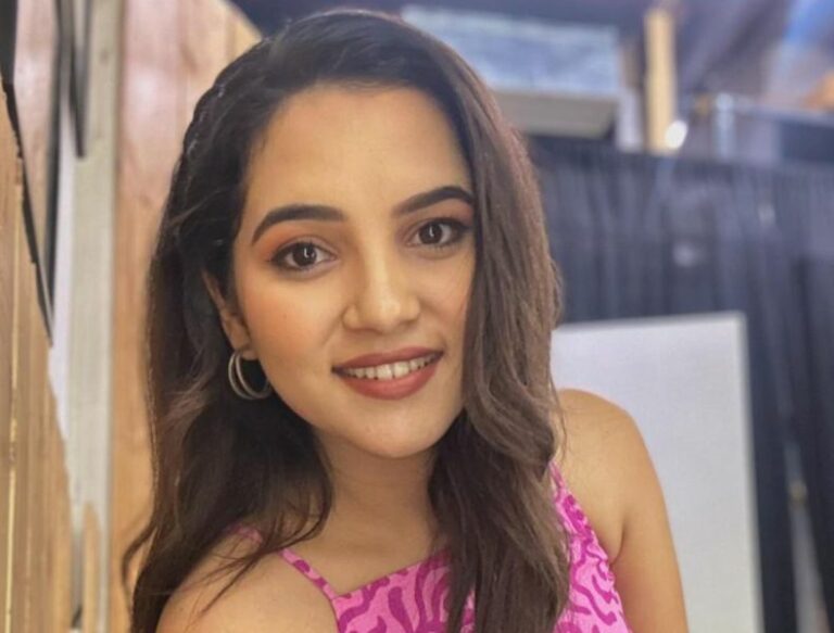 Priya Thakur Height, Age, Family, Biography » StarsUnfolded