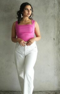 Priya Thakur Height, Age, Family, Biography » StarsUnfolded