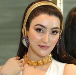 Shalini Passi Height, Age, Husband, Family, Biography » StarsUnfolded