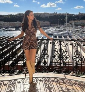 Shalini Passi Height, Age, Husband, Family, Biography » StarsUnfolded