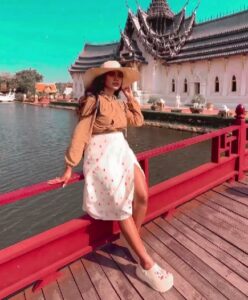 Tharsika (Bigg Boss Tamil 8) Height, Family, Biography » StarsUnfolded