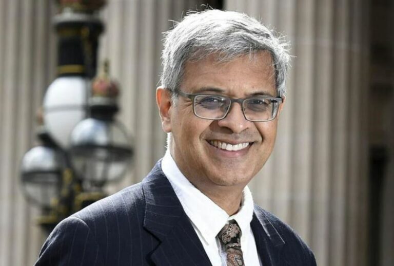 Jay Bhattacharya Age, Wife, Children, Family, Biography » StarsUnfolded