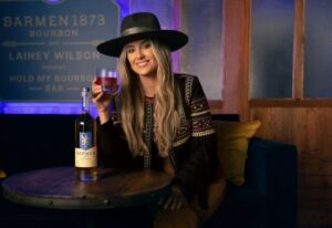 Lainey Wilson Height, Age, Boyfriend, Family, Biography » StarsUnfolded