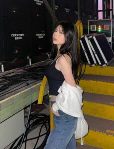 Lydia Onic Height, Biography » StarsUnfolded