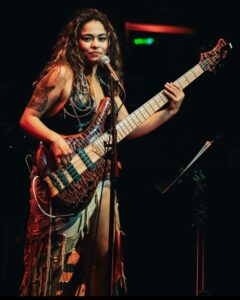 Mohini Dey Height, Age, Husband, Family, Biography » StarsUnfolded