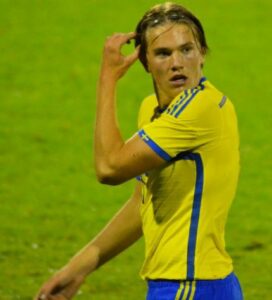 Viktor Gyökeres Height, Age, Girlfriend, Family, Biography » StarsUnfolded