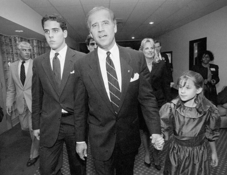 Beau Biden Age, Death, Wife, Children, Family, Biography » StarsUnfolded