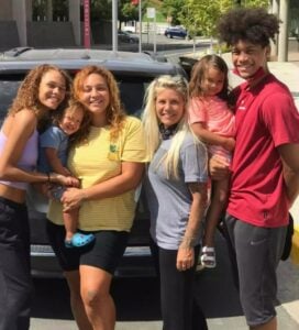 Michelle Moyer Age, Husband, Children, Family, Biography » StarsUnfolded