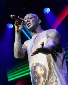 Amir Tataloo Height, Age, Girlfriend, Family, Biography » StarsUnfolded