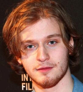 Fred Hechinger Height, Age, Family, Biography » StarsUnfolded