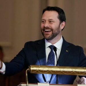 Jack Carter Age, Wife, Children, Family, Biography » StarsUnfolded