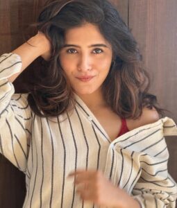 Khushbu Rajendra Height, Age, Family, Biography » StarsUnfolded