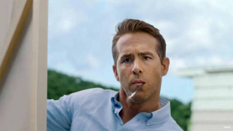 Ryan Reynolds Height, Age, Girlfriend, Wife, Children, Family ...