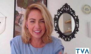 Valerie Roberts Height, Age, Husband, Children, Family, Biography ...