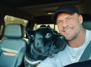 Alan Ritchson Height, Age, Girlfriend, Wife, Children, Family ...