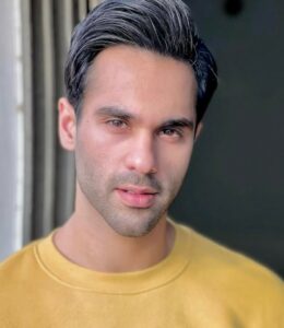 Ameer Gilani Height, Age, Wife, Family, Biography » StarsUnfolded