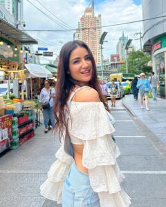 Amy Aela Height, Age, Husband, Family, Biography » StarsUnfolded
