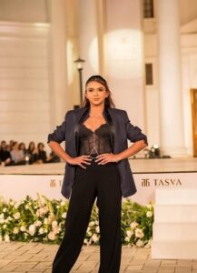 Apoorva Mukhija (The Rebel Kid) Height, Age, Boyfriend, Family ...