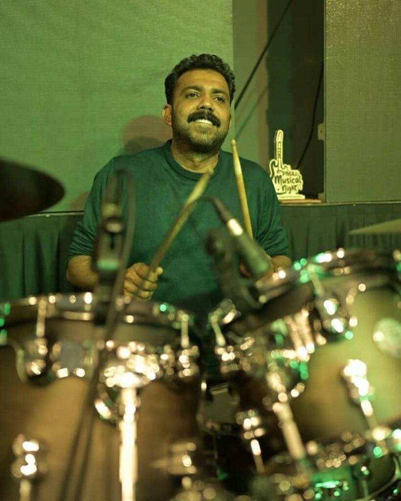 Azees Nedumangad Height, Age, Wife, Children, Parents Biography ...