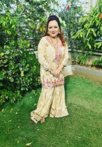 Deepa Narayan Jha Husband, Family, Biography » StarsUnfolded