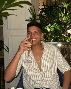 Emiro Navarro Age, Family, Biography » StarsUnfolded