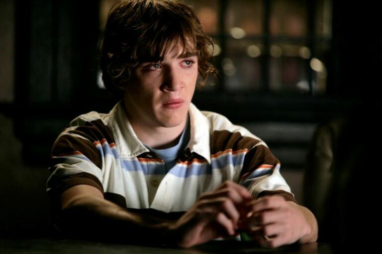 Kyle Gallner Height, Age, Wife, Children, Family, Biography » StarsUnfolded