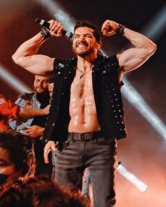 Paulo Quevedo (La Casa De Los Famosos) Height, Age, Wife, Children ...