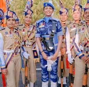 Poonam Gupta (CRPF) Height, Husband, Family, Biography » StarsUnfolded